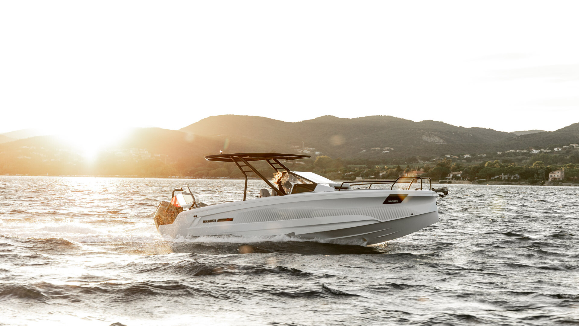 Shadow 300 Quantum White Cross-Top - Boats for Sale - For Sale - BRABUS